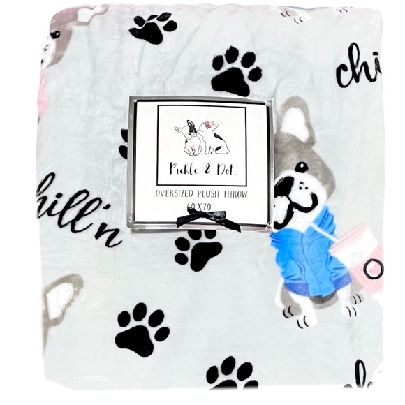 pickle & dot | Bedding | Oversized Frenchie Plush Throw Chilln Paw ...